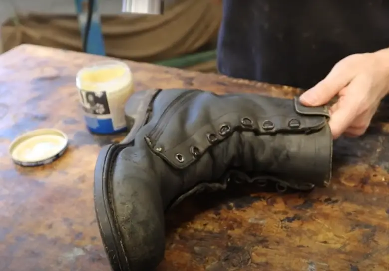 How to Waterproof Hiking Boots? - WaterproofWiki